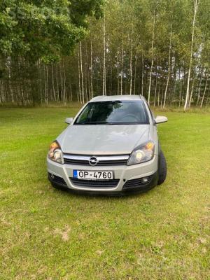 Grey Opel Astra 2005 in Liepaja, with an engine capacity of 1.90 L and mileage of 290 thousand km for 1200 €, photo 3 on AUTOMOTO.COM.LV