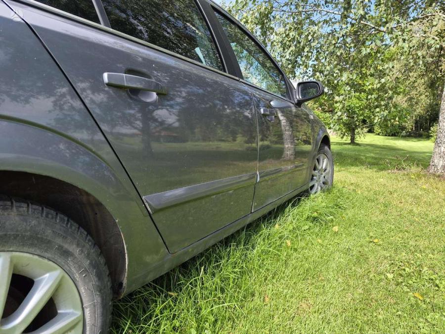 Grey Opel Astra 2005 in Utena, with an engine capacity of 1.69 L and mileage of 3 thousand km for 450 €, photo 6 on AUTOMOTO.COM.LV