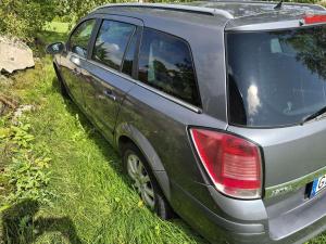 Grey Opel Astra 2005 in Utena, with an engine capacity of 1.69 L and mileage of 3 thousand km for 450 €, photo 8 on AUTOMOTO.COM.LV