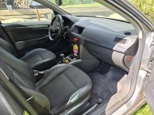Grey Opel Astra 2005 in Utena, with an engine capacity of 1.69 L and mileage of 3 thousand km for 450 €, photo 10 on AUTOMOTO.COM.LV