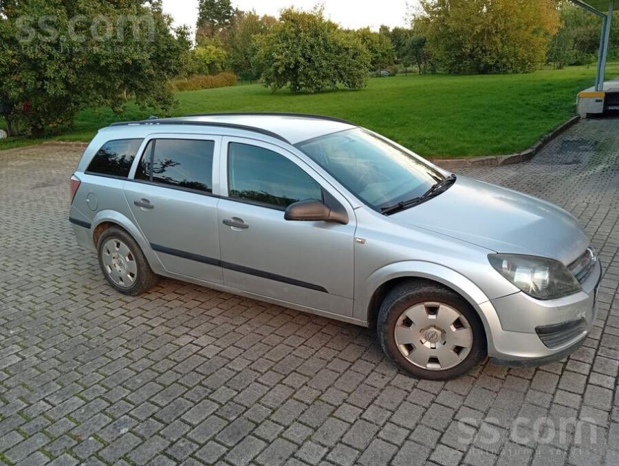 Grey Opel Astra 2005 in Cesis, with an engine capacity of 1.90 L and mileage of 286 thousand km for 1190 €, photo 1 on AUTOMOTO.COM.LV