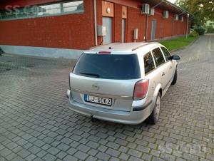 Grey Opel Astra 2005 in Cesis, with an engine capacity of 1.90 L and mileage of 286 thousand km for 1190 €, photo 8 on AUTOMOTO.COM.LV