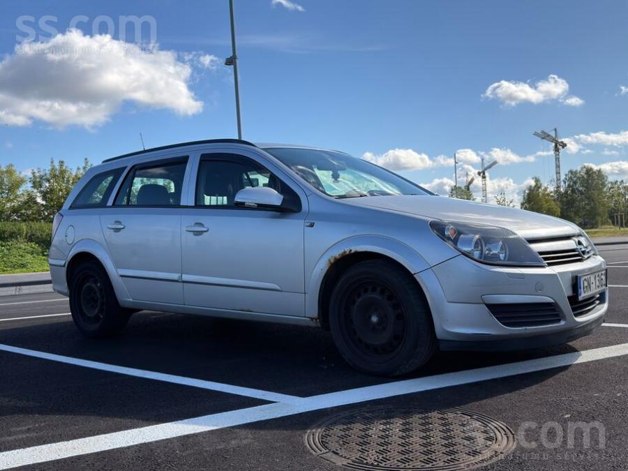 Grey Opel Astra 2005 in Riga, with an engine capacity of 1.70 L and mileage of 230 thousand km for 1400 €, photo 1 on AUTOMOTO.COM.LV