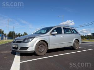 Grey Opel Astra 2005 in Riga, with an engine capacity of 1.70 L and mileage of 230 thousand km for 1400 €, photo 3 on AUTOMOTO.COM.LV