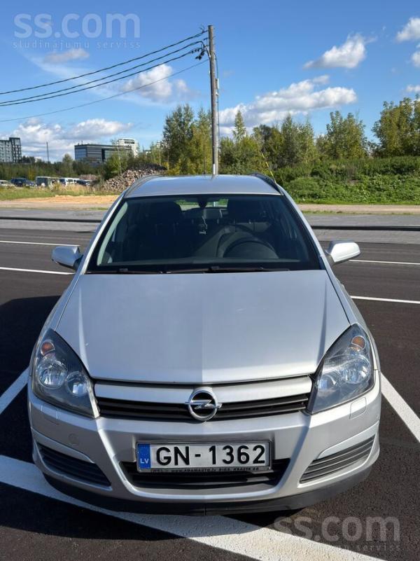 Opel Astra 2005 Rīga vietnē Pelēks Opel Astra 2005 Rīga, ar dzinēja tilpumu 1.70 L un nobraukumu 230 tūkst. km par 1400 €, foto 4 vietnē AUTOMOTO.COM.LV