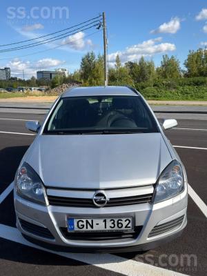 Grey Opel Astra 2005 in Riga, with an engine capacity of 1.70 L and mileage of 230 thousand km for 1400 €, photo 4 on AUTOMOTO.COM.LV