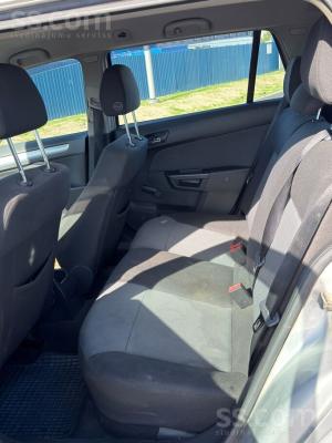 Grey Opel Astra 2005 in Riga, with an engine capacity of 1.70 L and mileage of 230 thousand km for 1400 €, photo 7 on AUTOMOTO.COM.LV