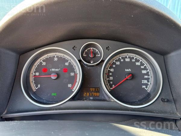 Opel Astra 2005 Rīga vietnē Pelēks Opel Astra 2005 Rīga, ar dzinēja tilpumu 1.70 L un nobraukumu 230 tūkst. km par 1400 €, foto 9 vietnē AUTOMOTO.COM.LV