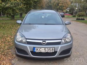 Grey Opel Astra 2005 in Riga, with an engine capacity of 1.70 L and mileage of 240 thousand km for 1600 €, photo 3 on AUTOMOTO.COM.LV