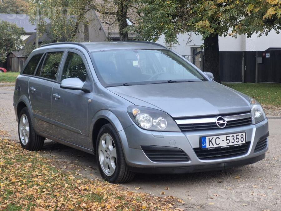 Grey Opel Astra 2005 in Riga, with an engine capacity of 1.70 L and mileage of 240 thousand km for 1600 €, photo 4 on AUTOMOTO.COM.LV