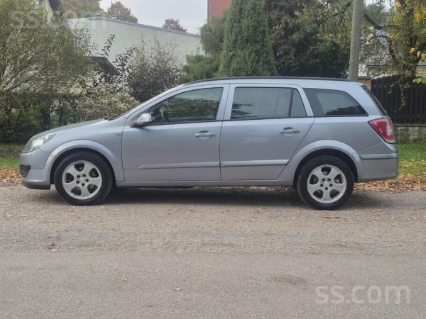 Grey Opel Astra 2005 in Riga, with an engine capacity of 1.70 L and mileage of 240 thousand km for 1600 €, photo 6 on AUTOMOTO.COM.LV