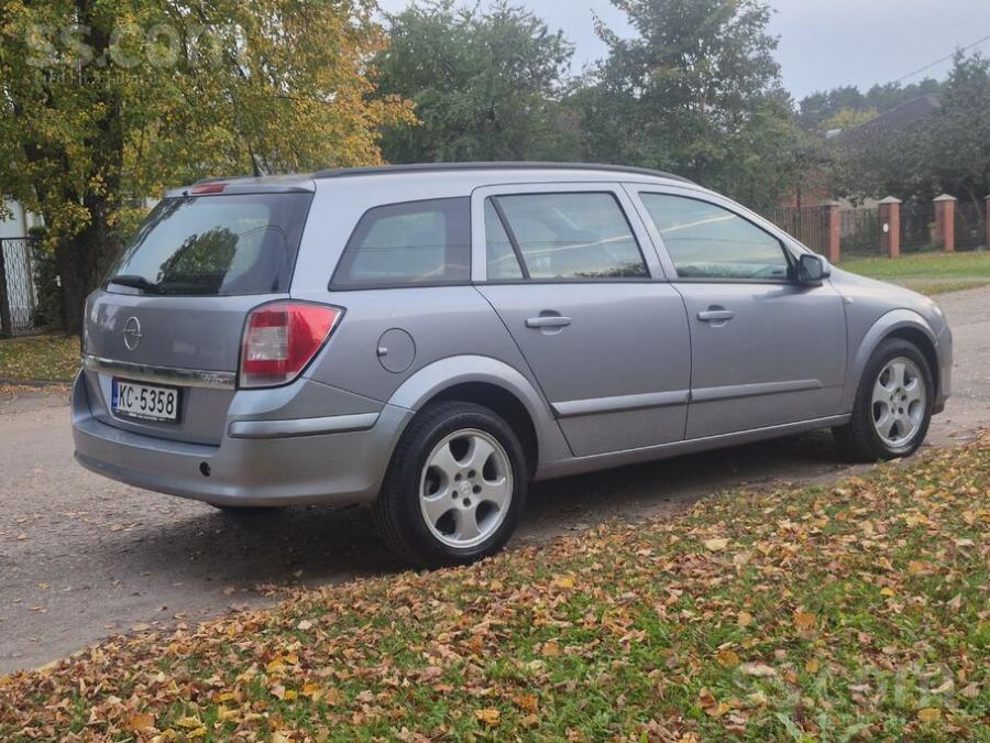 Grey Opel Astra 2005 in Riga, with an engine capacity of 1.70 L and mileage of 240 thousand km for 1600 €, photo 8 on AUTOMOTO.COM.LV