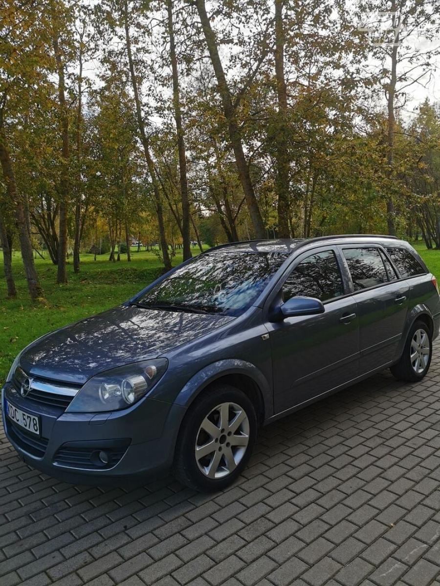 Pelēks Opel Astra 2005 Šauļi, ar dzinēja tilpumu 1.80 L un nobraukumu 306 tūkst. km par 1211 €, foto 3 vietnē AUTOMOTO.COM.LV
