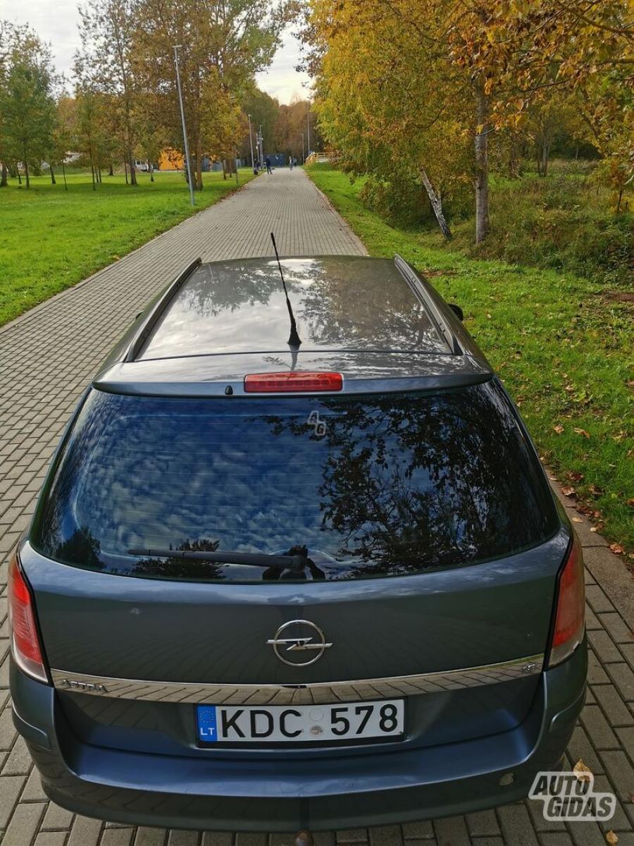Pelēks Opel Astra 2005 Šauļi, ar dzinēja tilpumu 1.80 L un nobraukumu 306 tūkst. km par 1211 €, foto 4 vietnē AUTOMOTO.COM.LV