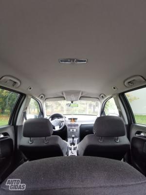 Pelēks Opel Astra 2005 Šauļi, ar dzinēja tilpumu 1.80 L un nobraukumu 306 tūkst. km par 1211 €, foto 5 vietnē AUTOMOTO.COM.LV