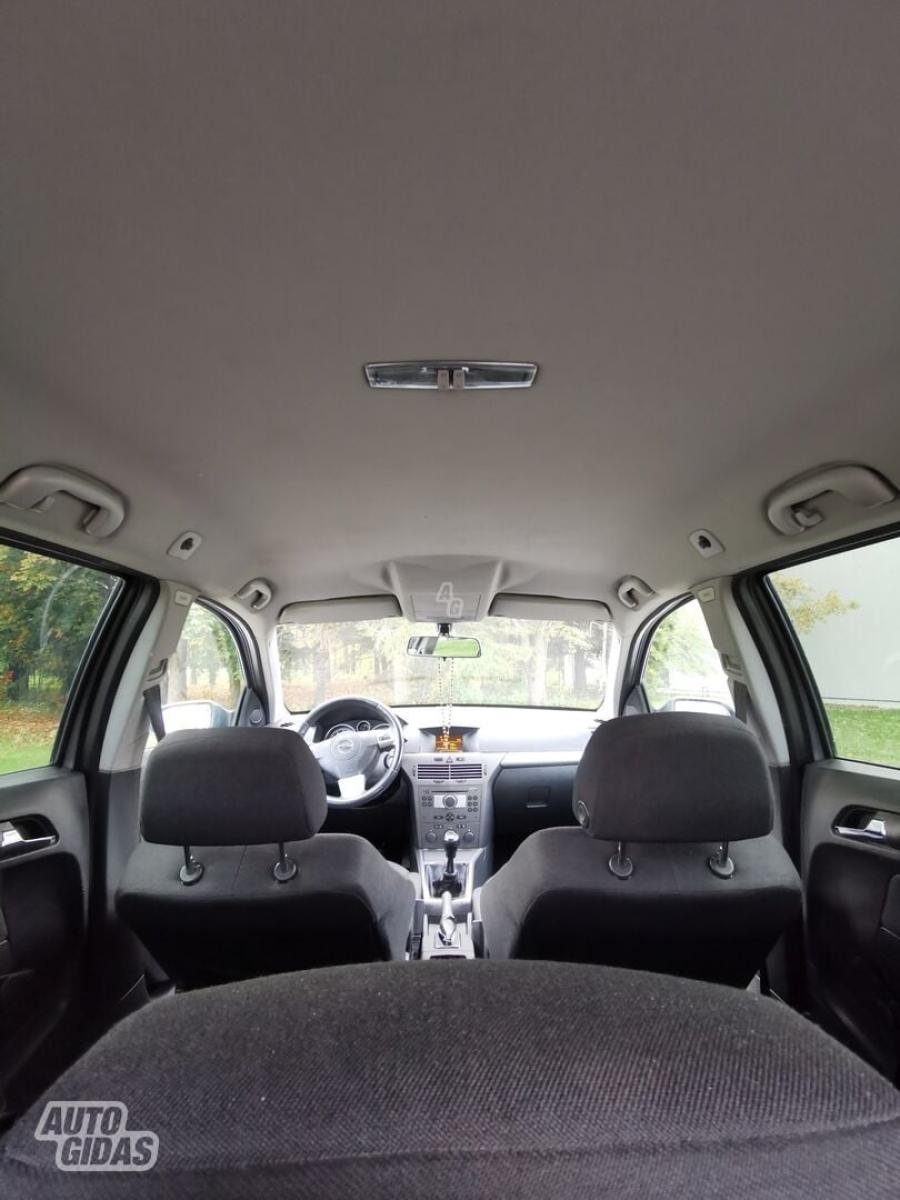 Pelēks Opel Astra 2005 Šauļi, ar dzinēja tilpumu 1.80 L un nobraukumu 306 tūkst. km par 1211 €, foto 5 vietnē AUTOMOTO.COM.LV