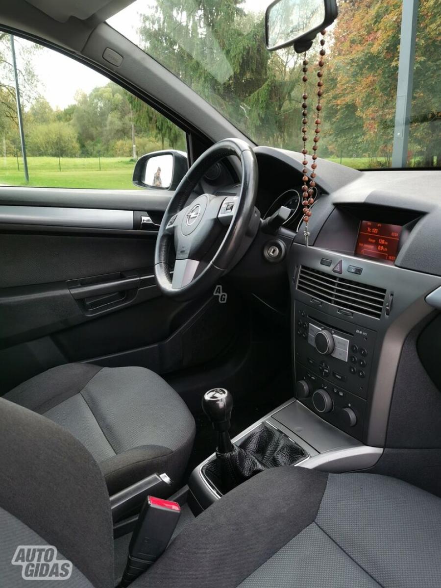 Pelēks Opel Astra 2005 Šauļi, ar dzinēja tilpumu 1.80 L un nobraukumu 306 tūkst. km par 1211 €, foto 10 vietnē AUTOMOTO.COM.LV