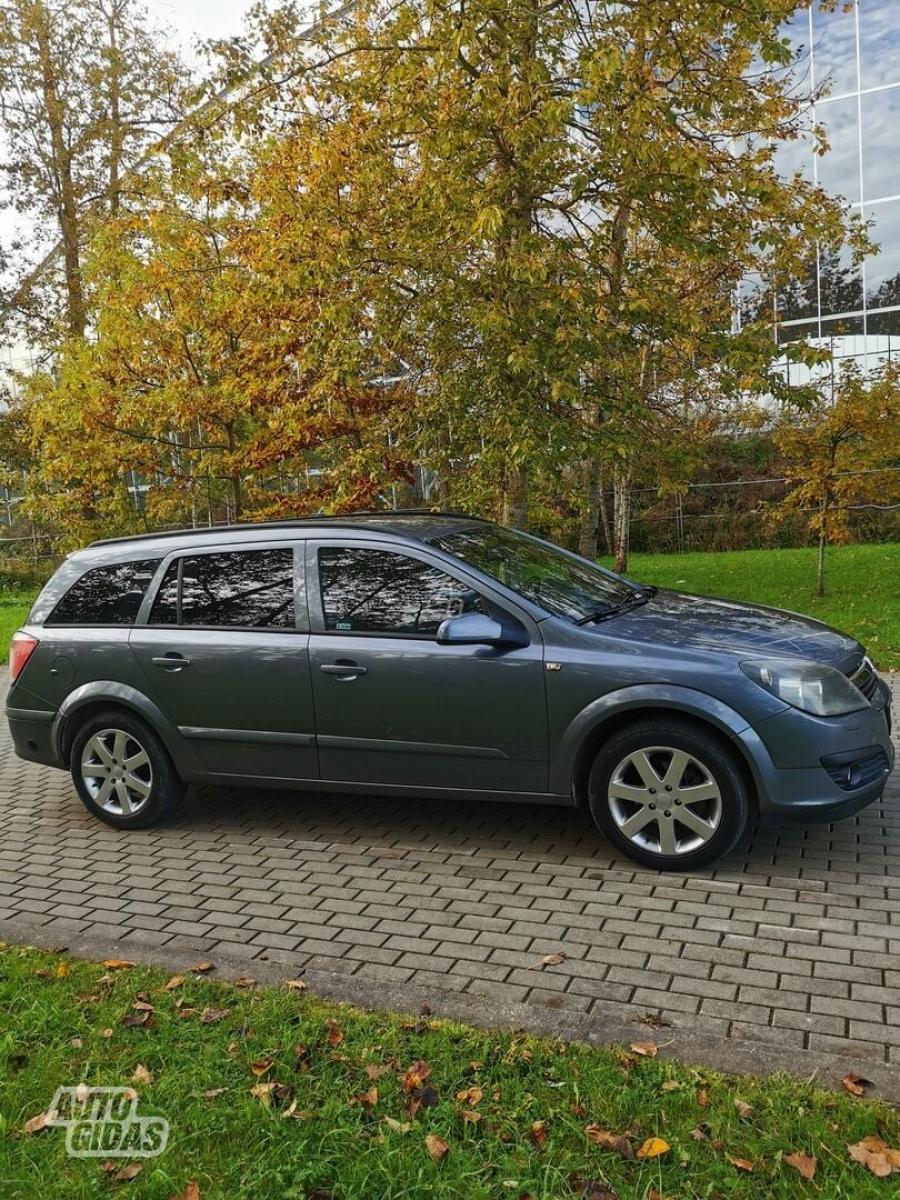 Pelēks Opel Astra 2005 Šauļi, ar dzinēja tilpumu 1.80 L un nobraukumu 306 tūkst. km par 1211 €, foto 13 vietnē AUTOMOTO.COM.LV
