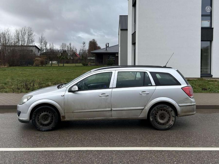 Pelēks Opel Astra 2006 Kauņa, ar dzinēja tilpumu 1.91 L un nobraukumu 181 tūkst. km par 1000 €, foto 1 vietnē AUTOMOTO.COM.LV