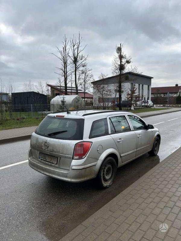 Pelēks Opel Astra 2006 Kauņa, ar dzinēja tilpumu 1.91 L un nobraukumu 181 tūkst. km par 1000 €, foto 6 vietnē AUTOMOTO.COM.LV