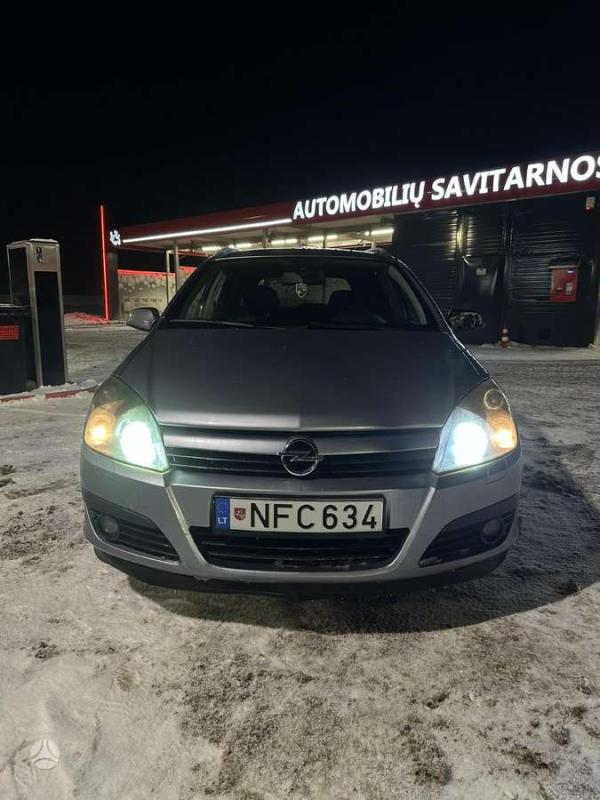 Grey Opel Astra 2006 in Kaunas, with an engine capacity of 1.91 L and mileage of 387 thousand km for 1650 €, photo 2 on AUTOMOTO.COM.LV