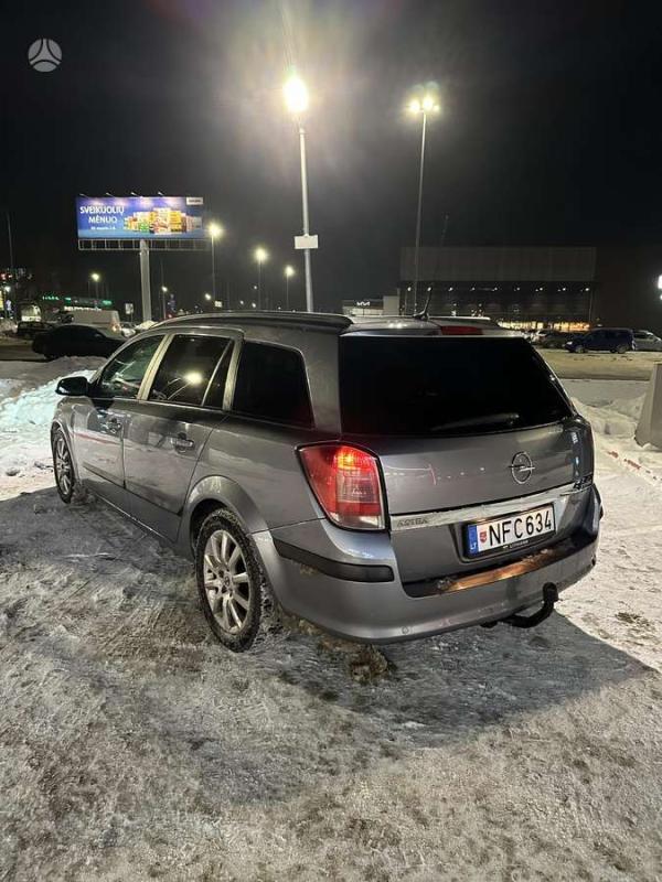 Grey Opel Astra 2006 in Kaunas, with an engine capacity of 1.91 L and mileage of 387 thousand km for 1650 €, photo 7 on AUTOMOTO.COM.LV