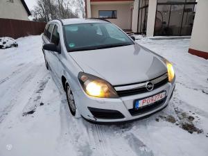 Grey Opel Astra 2006 in Vilkaviskis, with an engine capacity of 1.60 L and mileage of 248 thousand km for 1199 €, photo  on AUTOMOTO.COM.LV