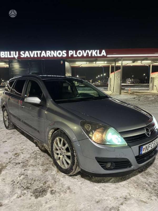 Grey Opel Astra 2006 in Kaunas, with an engine capacity of 1.91 L and mileage of 387 thousand km for 1290 €, photo 3 on AUTOMOTO.COM.LV