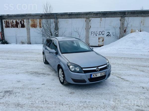 Grey Opel Astra 2006 in Riga, with an engine capacity of 1.90 L and mileage of 321 thousand km for 1700 €, photo 3 on AUTOMOTO.COM.LV