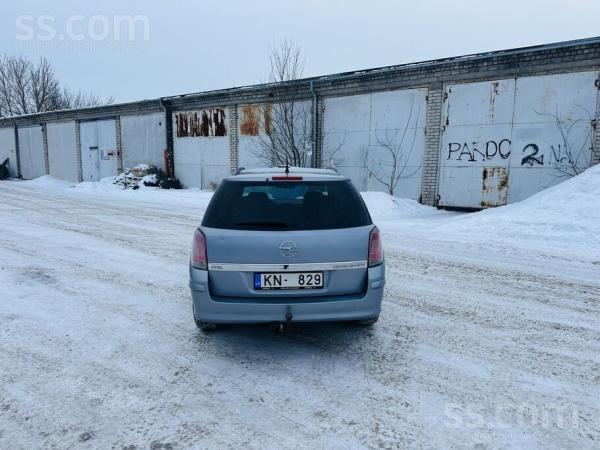Grey Opel Astra 2006 in Riga, with an engine capacity of 1.90 L and mileage of 321 thousand km for 1700 €, photo 5 on AUTOMOTO.COM.LV