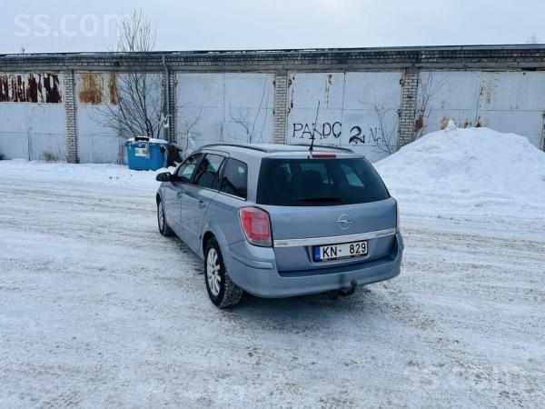 Grey Opel Astra 2006 in Riga, with an engine capacity of 1.90 L and mileage of 321 thousand km for 1700 €, photo 6 on AUTOMOTO.COM.LV