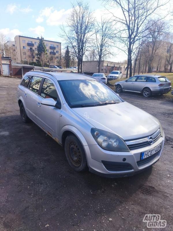 Grey Opel Astra 2006 in Kaunas, with an engine capacity of 1.70 L and mileage of 245 thousand km for 399 €, photo 2 on AUTOMOTO.COM.LV