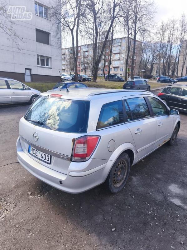 Grey Opel Astra 2006 in Kaunas, with an engine capacity of 1.70 L and mileage of 245 thousand km for 399 €, photo 3 on AUTOMOTO.COM.LV