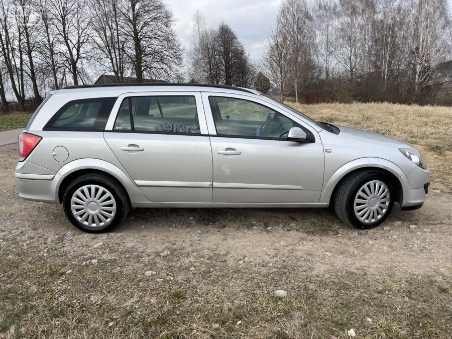 Pelēks Opel Astra 2006 Alīta, ar dzinēja tilpumu 1.90 L un nobraukumu 180 tūkst. km par 1600 €, foto 8 vietnē AUTOMOTO.COM.LV