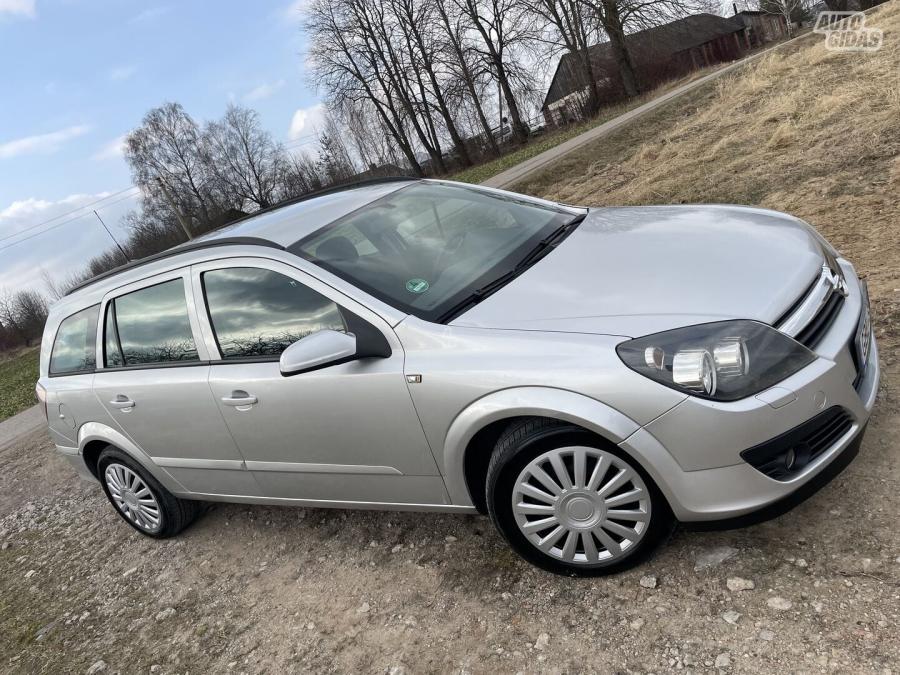 Pelēks Opel Astra 2006 Alīta, ar dzinēja tilpumu 1.90 L un nobraukumu 180 tūkst. km par 1600 €, foto 9 vietnē AUTOMOTO.COM.LV