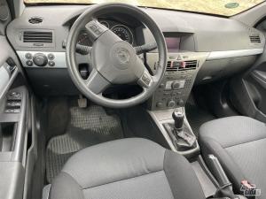 Pelēks Opel Astra 2006 Alīta, ar dzinēja tilpumu 1.90 L un nobraukumu 180 tūkst. km par 1600 €, foto 13 vietnē AUTOMOTO.COM.LV