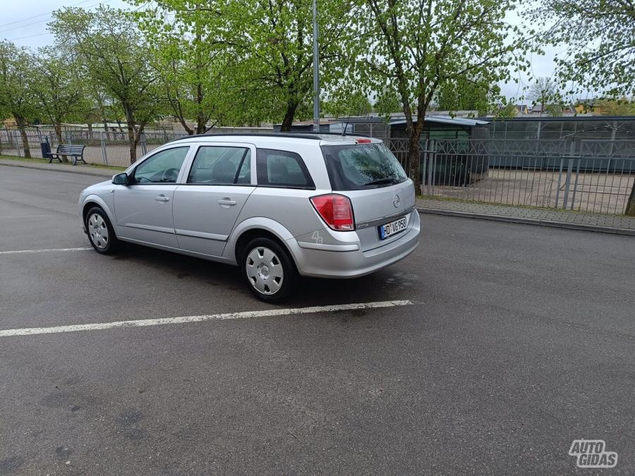 Grey Opel Astra 2006 in Telschi, with an engine capacity of 1.60 L and mileage of 255 thousand km for 1500 €, photo 6 on AUTOMOTO.COM.LV