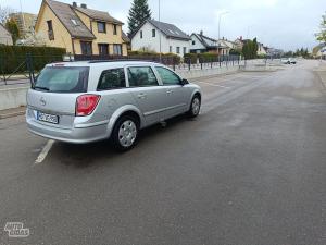 Grey Opel Astra 2006 in Telschi, with an engine capacity of 1.60 L and mileage of 255 thousand km for 1500 €, photo 8 on AUTOMOTO.COM.LV