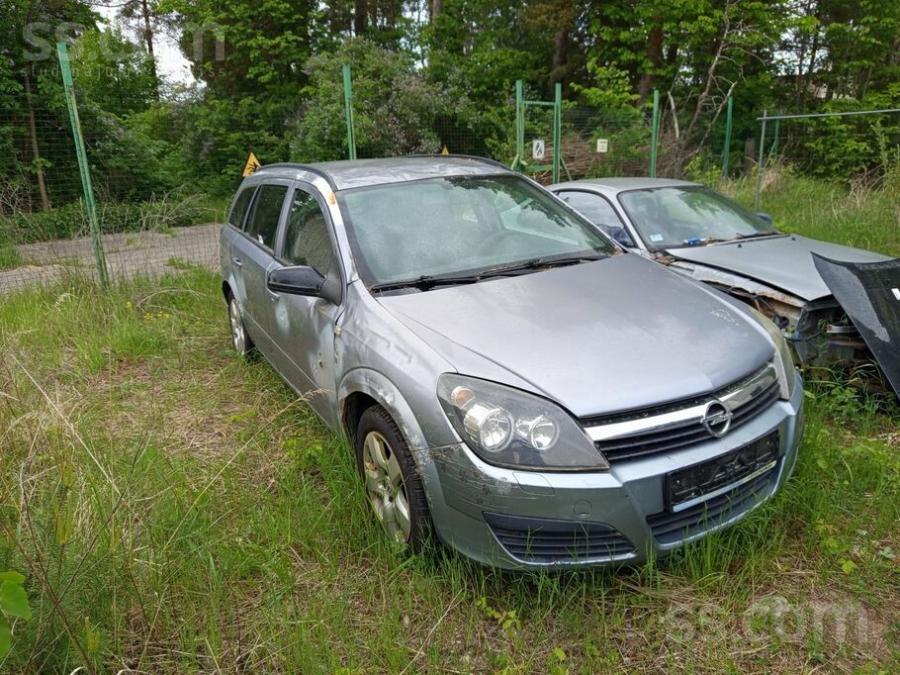 Pelēks Opel Astra 2006 Rīga, ar dzinēja tilpumu 1.70 L un nobraukumu 300 tūkst. km par 350 €, foto 1 vietnē AUTOMOTO.COM.LV