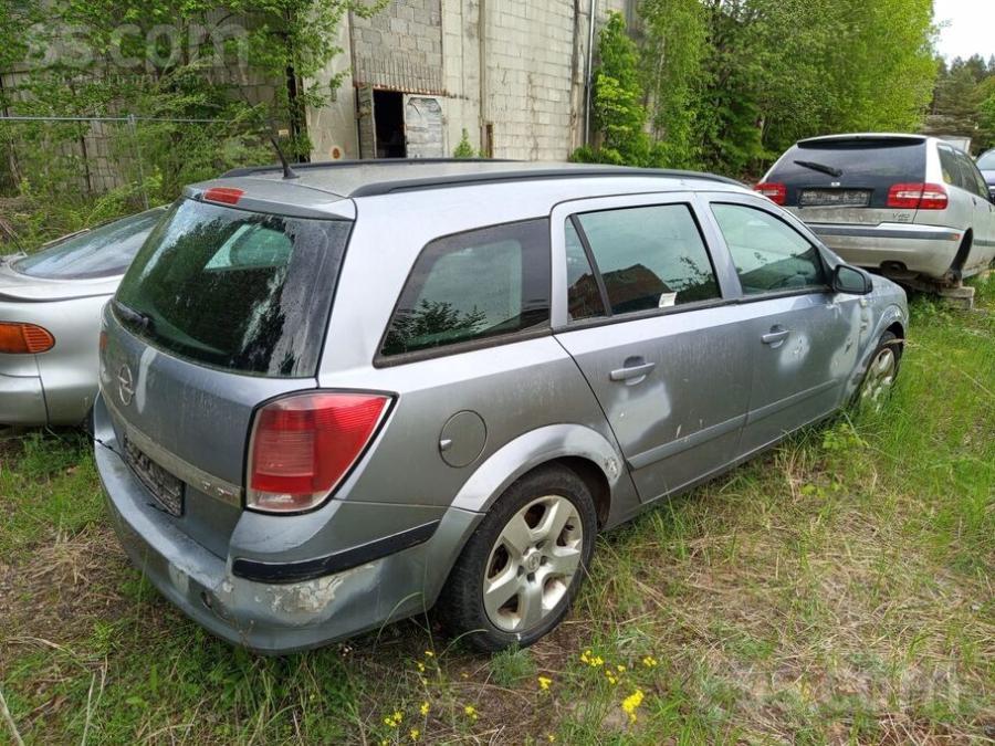 Pelēks Opel Astra 2006 Rīga, ar dzinēja tilpumu 1.70 L un nobraukumu 300 tūkst. km par 350 €, foto 4 vietnē AUTOMOTO.COM.LV
