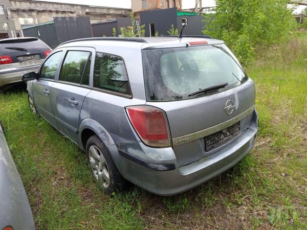 Pelēks Opel Astra 2006 Rīga, ar dzinēja tilpumu 1.70 L un nobraukumu 300 tūkst. km par 350 €, foto 4 vietnē AUTOMOTO.COM.LV