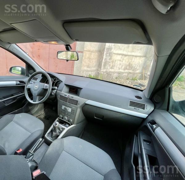 Pelēks Opel Astra 2006 Limbaži, ar dzinēja tilpumu 1.60 L un nobraukumu 266 tūkst. km par 2580 €, foto 5 vietnē AUTOMOTO.COM.LV