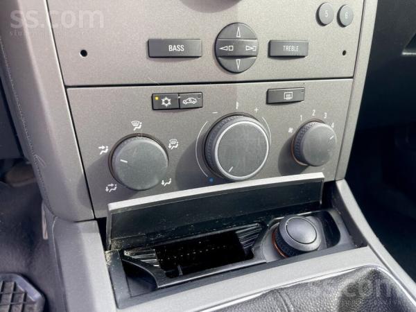 Pelēks Opel Astra 2006 Limbaži, ar dzinēja tilpumu 1.60 L un nobraukumu 266 tūkst. km par 2580 €, foto 9 vietnē AUTOMOTO.COM.LV