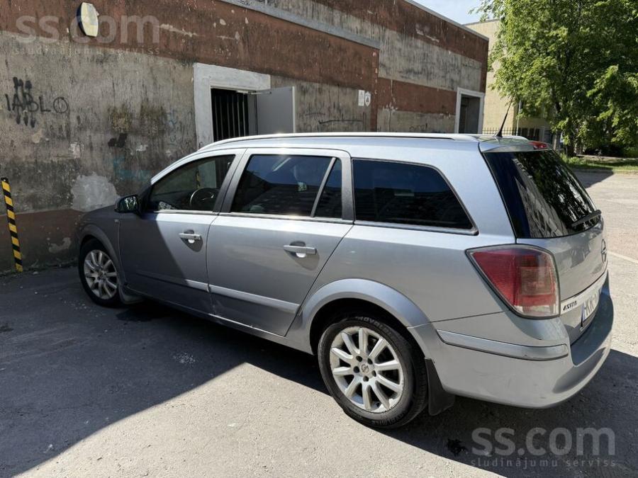 Pelēks Opel Astra 2006 Rīga, ar dzinēja tilpumu 1.70 L un nobraukumu 181 tūkst. km par 1150 €, foto 4 vietnē AUTOMOTO.COM.LV