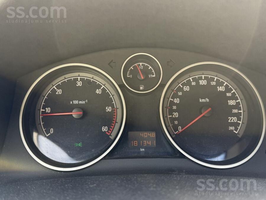 Pelēks Opel Astra 2006 Rīga, ar dzinēja tilpumu 1.70 L un nobraukumu 181 tūkst. km par 1150 €, foto 8 vietnē AUTOMOTO.COM.LV