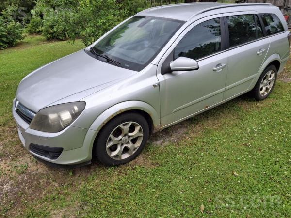 Grey Opel Astra 2006 in Riga, with an engine capacity of 1.70 L and mileage of 445 thousand km for 750 €, photo 2 on AUTOMOTO.COM.LV