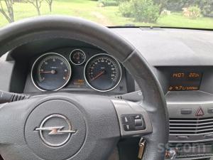 Pelēks Opel Astra 2006 Rīga, ar dzinēja tilpumu 1.70 L un nobraukumu 445 tūkst. km par 750 €, foto 6 vietnē AUTOMOTO.COM.LV