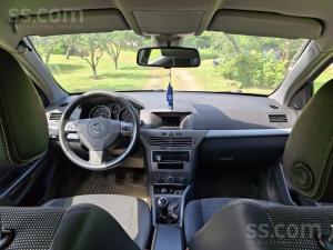 Pelēks Opel Astra 2006 Rīga, ar dzinēja tilpumu 1.70 L un nobraukumu 445 tūkst. km par 750 €, foto 7 vietnē AUTOMOTO.COM.LV