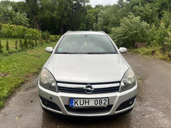 Grey Opel Astra 2006 in Klaipeda, with an engine capacity of 1.90 L and mileage of 323 thousand km for 600 €, photo 3 on AUTOMOTO.COM.LV