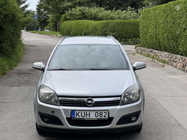 Grey Opel Astra 2006 in Klaipeda, with an engine capacity of 1.91 L and mileage of 319 thousand km for 850 €, photo 5 on AUTOMOTO.COM.LV